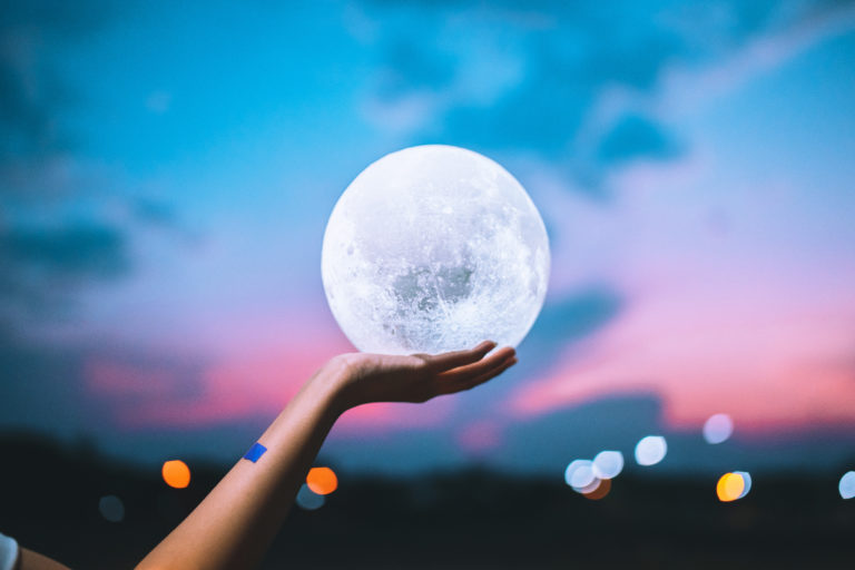 The Lunar Calendar and How Moon Phases Work